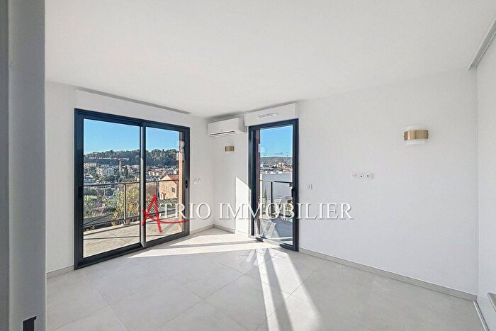 Appartement à louer - Cagnes-sur-Mer - 3 pièces - 2 chambres