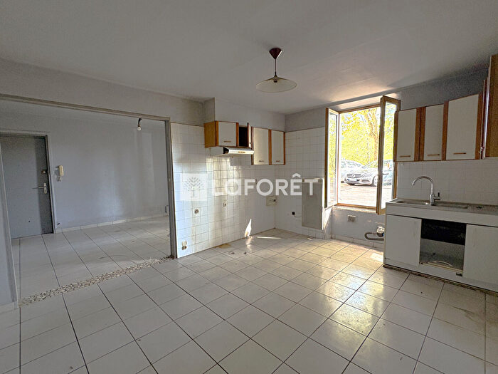 Givors, Canal : Appartement 3 pièces à vendre