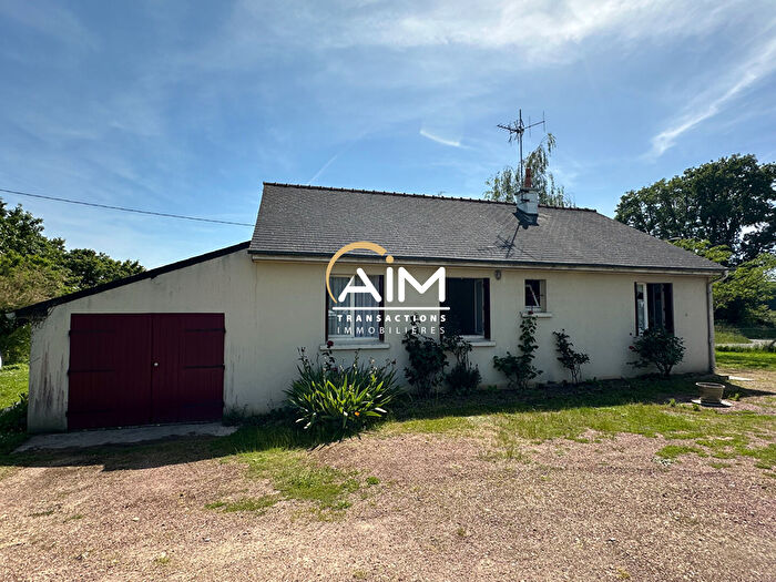 Maison 4 pièces à Saint-Antoine-du-Rocher, à vendre