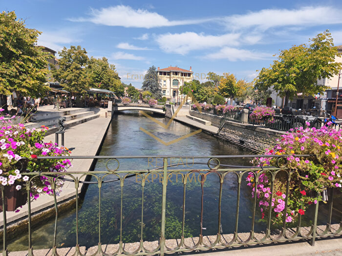 L'Isle-sur-la-Sorgue, Centre-ville : Appartement 3 pièces à vendre