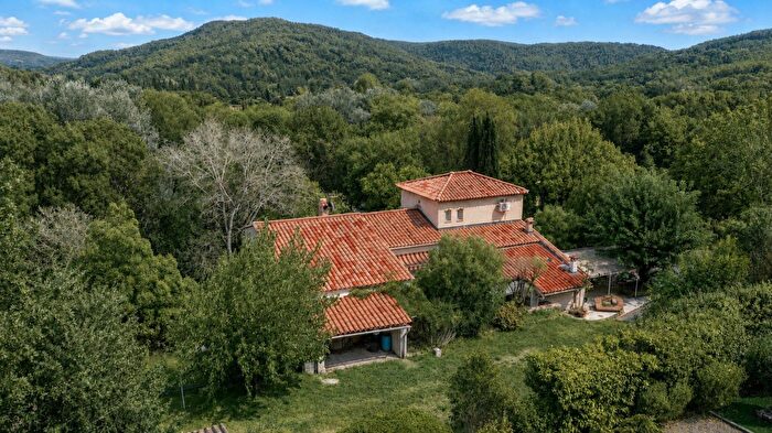 Maison 6 pièces à Salernes, à vendre