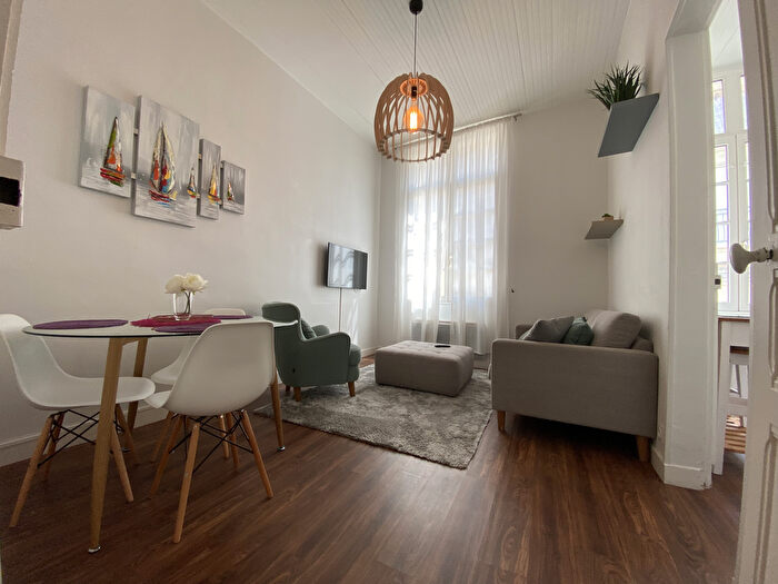 Appartement à louer - Saumur, Entre les Ponts - 2 pièces - 1 chambre