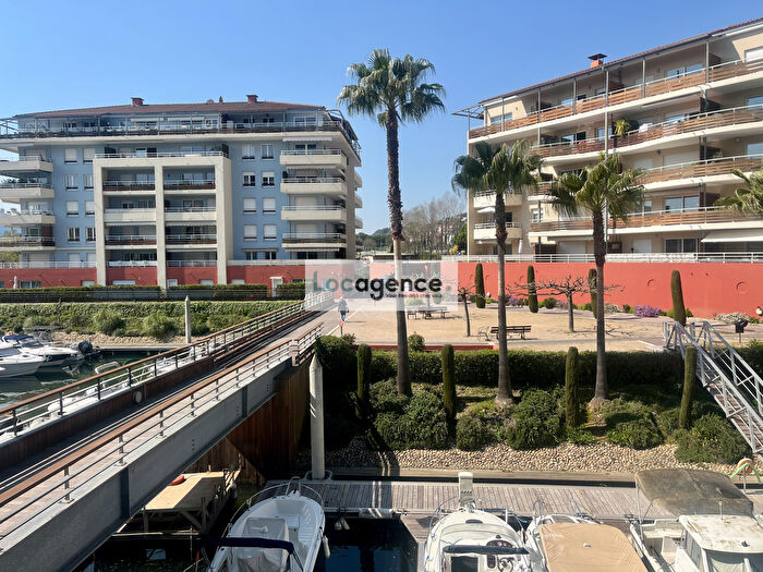 Appartement à louer - Mandelieu-la-Napoule, Les Termes - 2 pièces - 1 chambre