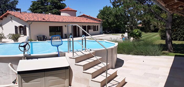 Maison à vendre - La Rochefoucauld - 10 pièces - 4 chambres