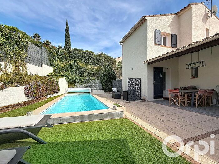 Roquebrune-sur-Argens, Les Terrasses : Maison 5 pièces à vendre