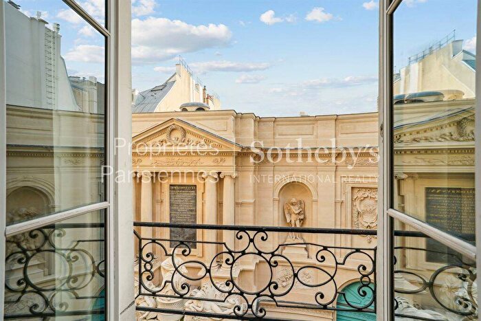 Appartement à louer - Saint Thomas dAquin, Paris ème arrondissement - 3 pièces - 1 chambre