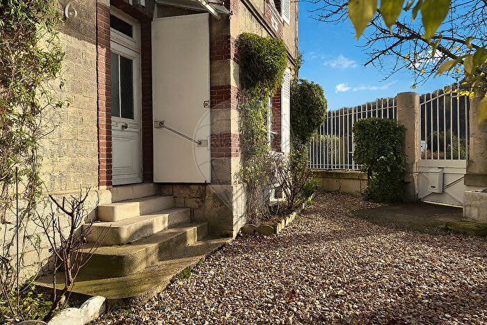 Maison à vendre - Creil, Les Cavées - 6 pièces - 4 chambres