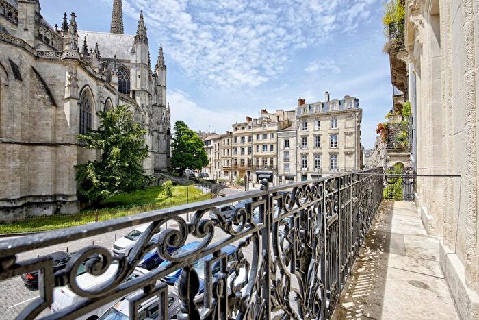 Appartement à louer - Bordeaux, Capucins, Saint-Michel - 2 pièces - 1 chambre