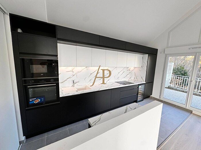 Le Coudraie, Poissy : Maison 3 pièces à louer