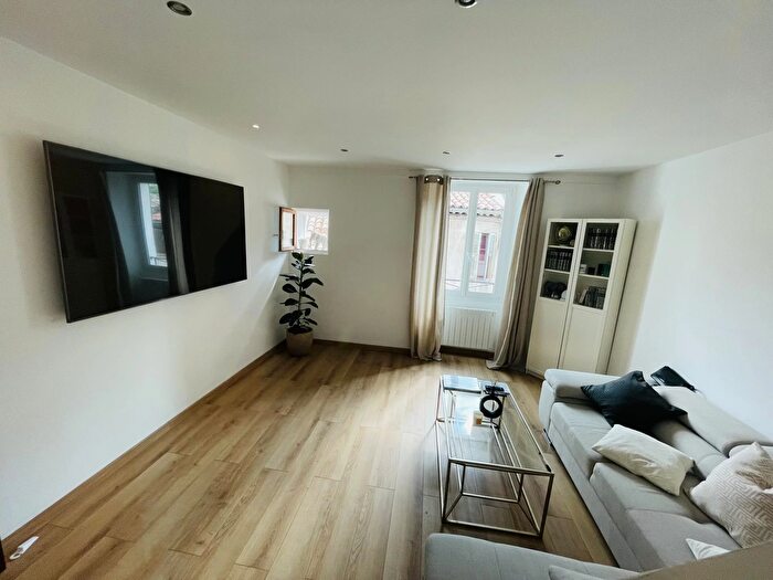 Maisons à vendre et appartements à louer - 1