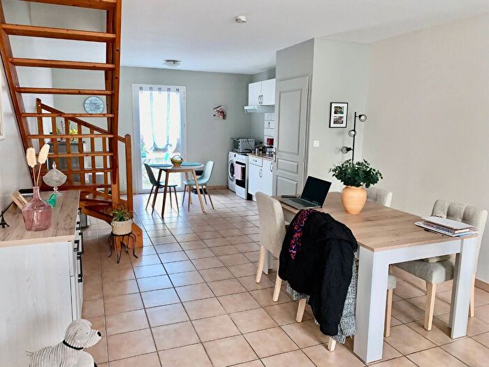 Appartement à louer - Sud Ouest, Saint-Yrieix-sur-Charente - 3 pièces - 2 chambres