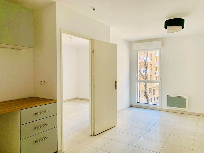 Appartement à louer - Marseille ème arrondissement - 2 pièces - 1 chambre