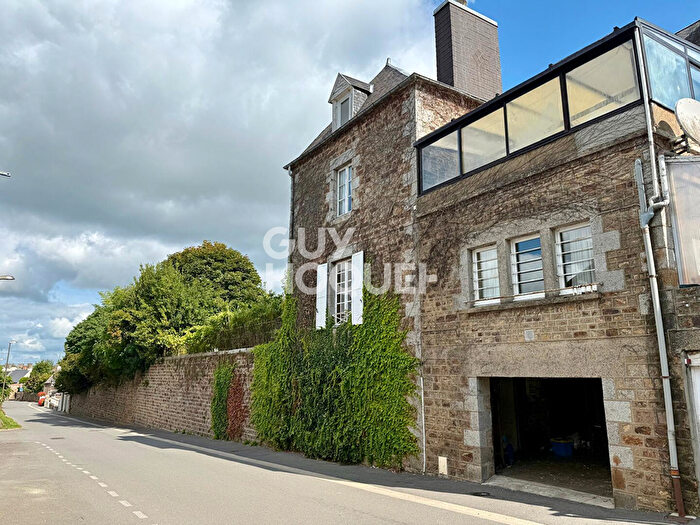 Ducey : Maison 10 pièces à vendre