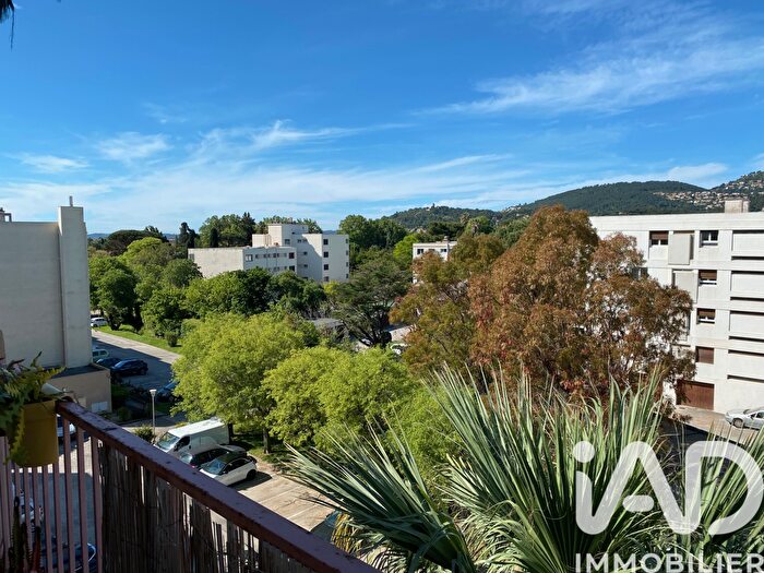 Appartement à vendre - Hyères, Gare, Godillot - 4 pièces - 2 chambres