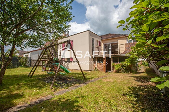 Maison 8 pièces à La Verrière, à vendre