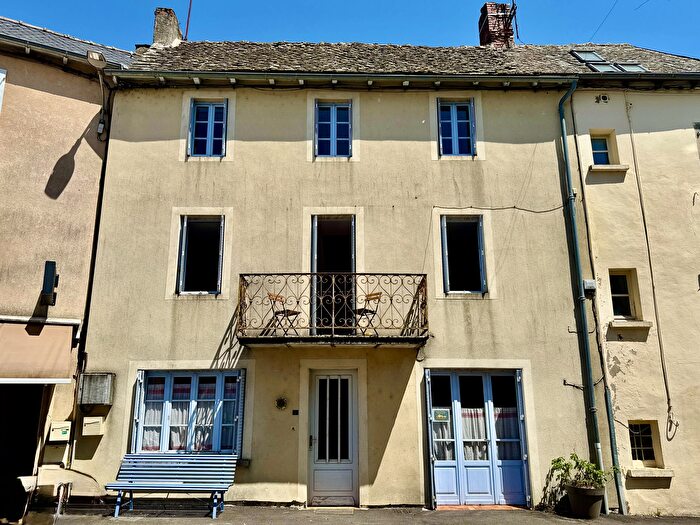 La Salvetat-Peyralès : Maison 6 pièces à vendre