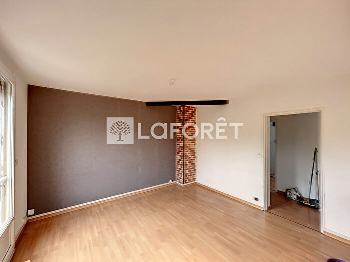Salon-de-Provence, Bel-Air : Appartement 4 pièces à louer