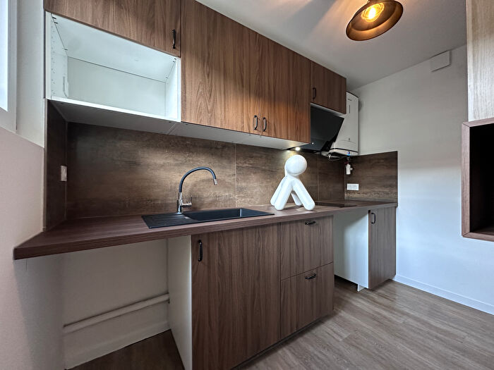 Appartement à louer - Clermont-Ferrand, Saint-Jacques - 1 pièce