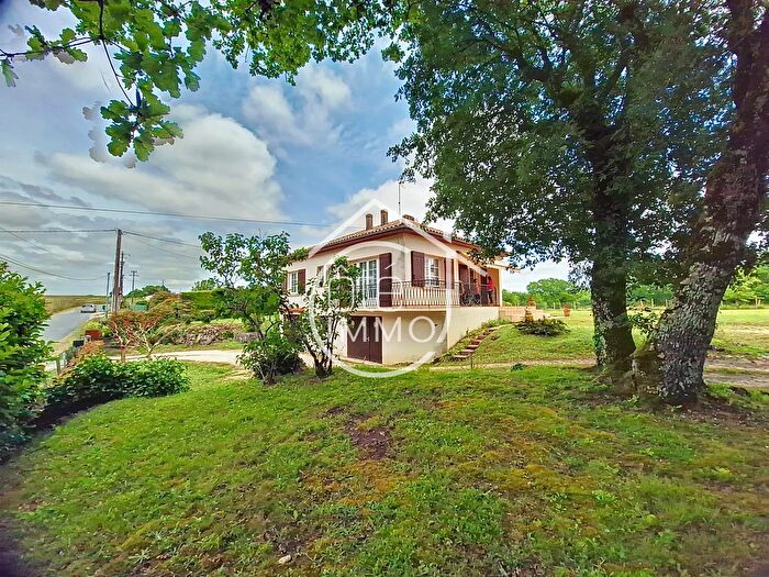 Maison 4 pièces à Saint-Astier, à vendre