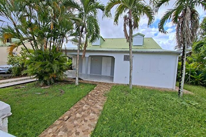 Maison à louer - Baie-Mahault - 5 pièces - 4 chambres