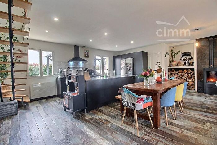 Maison à vendre - Mazières-de-Touraine - 5 pièces - 4 chambres