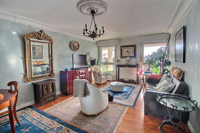 Appartement à vendre - Suresnes, Carnot, Gambetta - 3 pièces - 2 chambres