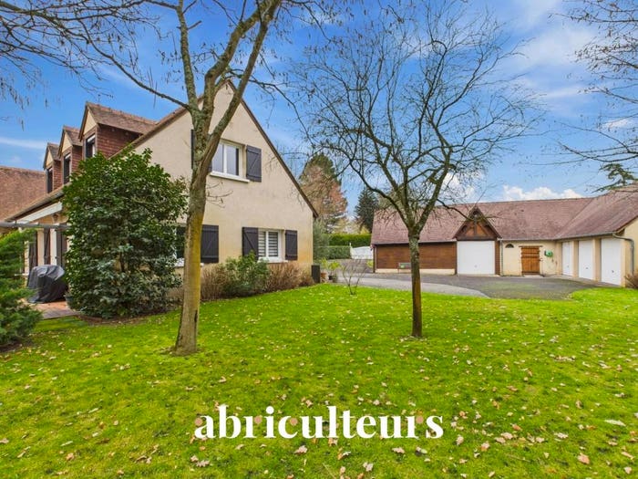 Maison 8 pièces à Ruaudin, à vendre