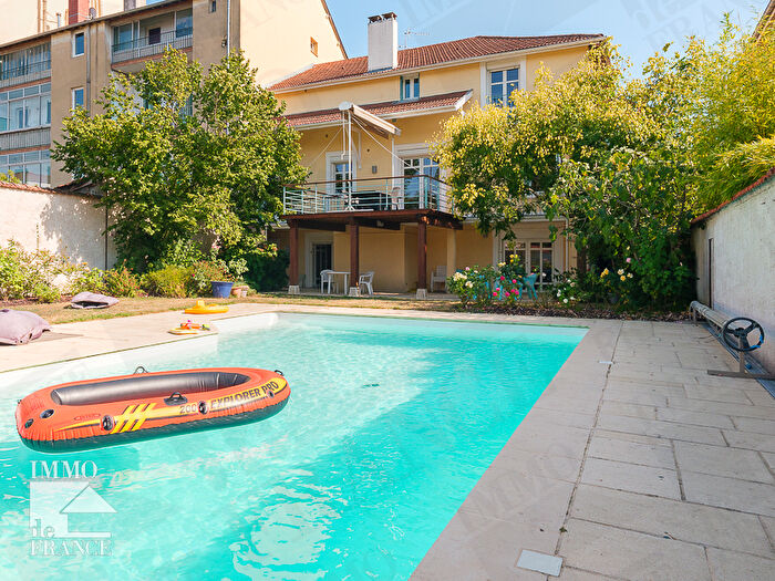 Maison à vendre - Bourg-en-Bresse, Gare, Peloux-Mail, Citadelle - 10 pièces - 5 chambres