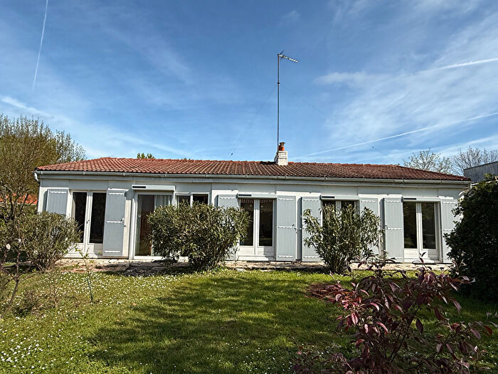 Maison à vendre - Surgères - 5 pièces - 3 chambres