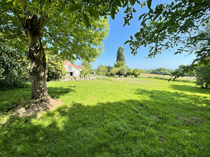 Maison à vendre - Saint-Laurent-du-Mottay - 5 pièces - 3 chambres