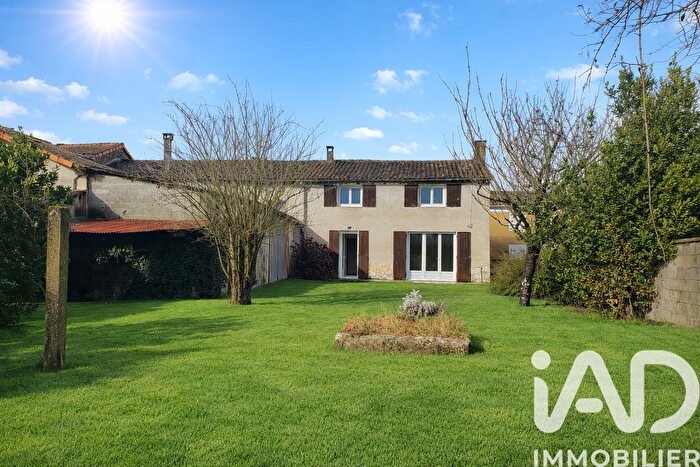 Maison 4 pièces à vendre à Paizay-Naudouin-Embourie