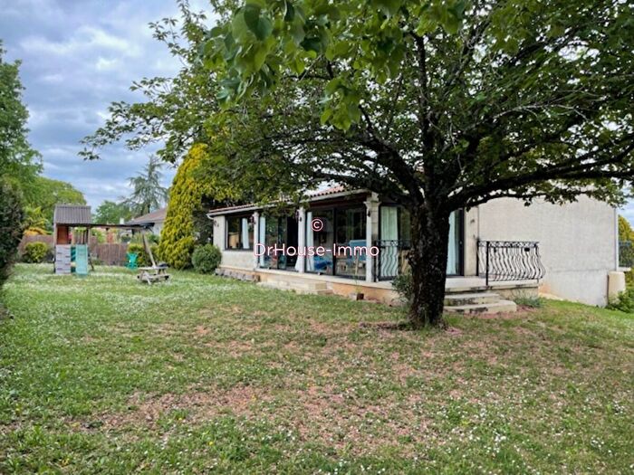 Mouthiers-sur-Boëme : Maison 4 pièces à vendre