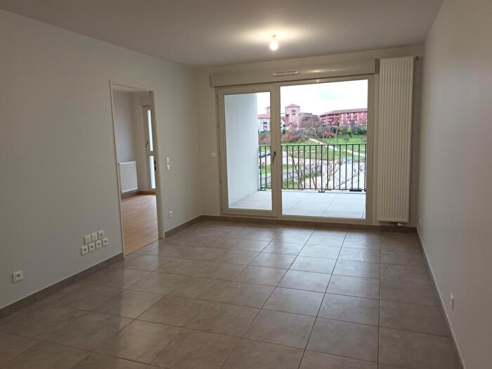 LIsle-dAbeau, Fauvettes : Appartement 2 pièces à louer