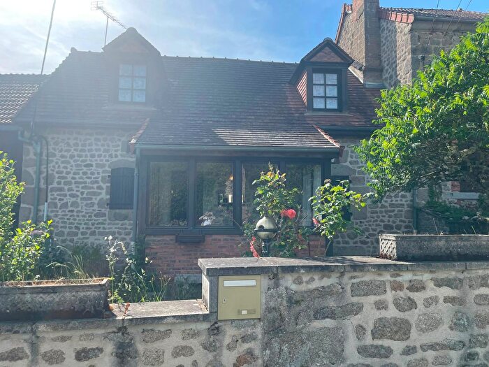 Maison 5 pièces à vendre à Saint-Médard-la-Rochette