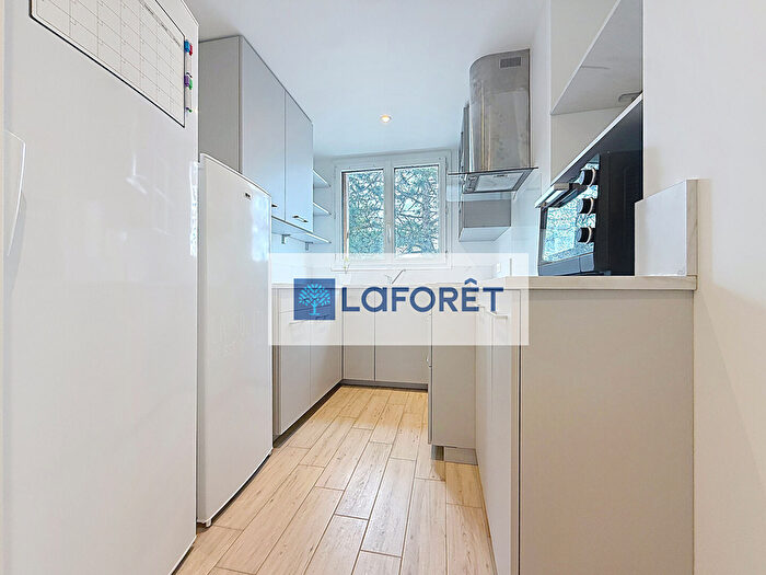 Appartement à louer - Le Plessis-Trévise, Centre-ville, Orly Parc - 3 pièces - 2 chambres