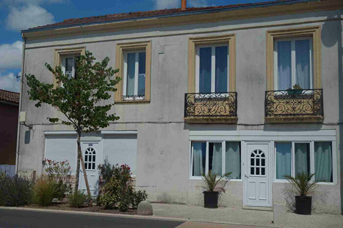 Maison à vendre - Saint-Aubin-de-Blaye - 7 pièces - 4 chambres