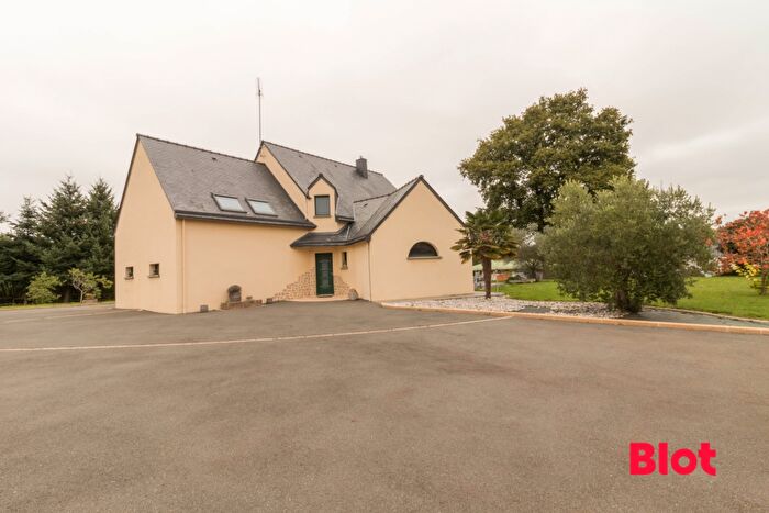 Maison à vendre - Antrain - 9 pièces - 6 chambres