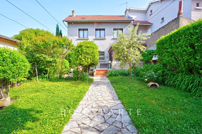 Maison 4 pièces à vendre - Bron, Rebufer