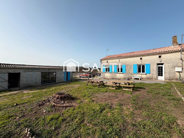 Maison à vendre - Mirambeau - 4 pièces - 3 chambres