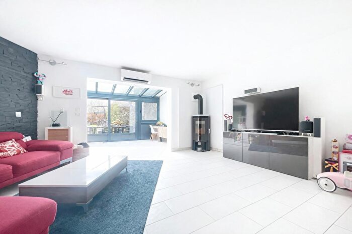 Maison à vendre - Villiers-le-Bâcle - 6 pièces - 4 chambres