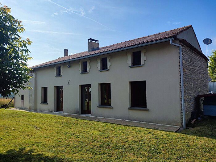Polignac : Maison 2 pièces à louer