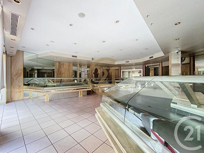 Appartement à louer - Lure - 8 pièces - 6 chambres