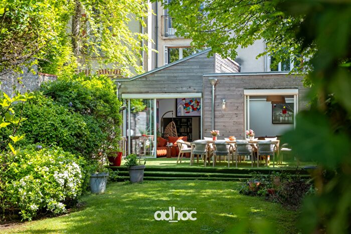 Maison à vendre - Orléans, La Cigogne - 10 pièces - 6 chambres