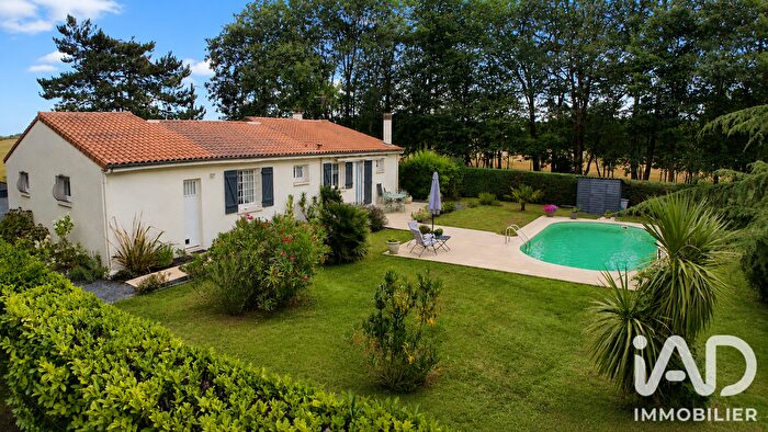 Maison 5 pièces à Chermignac, à vendre