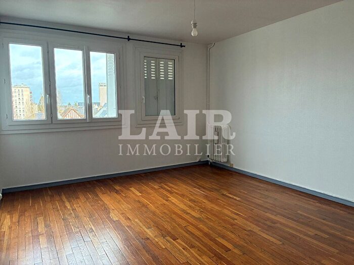 Appartement 1 pièce à Centre Ville-Saint Léonard-Notre-Dame, Alençon, à louer