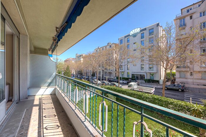 Nice, Parc Impérial, Le Piol : Appartement 3 pièces à vendre