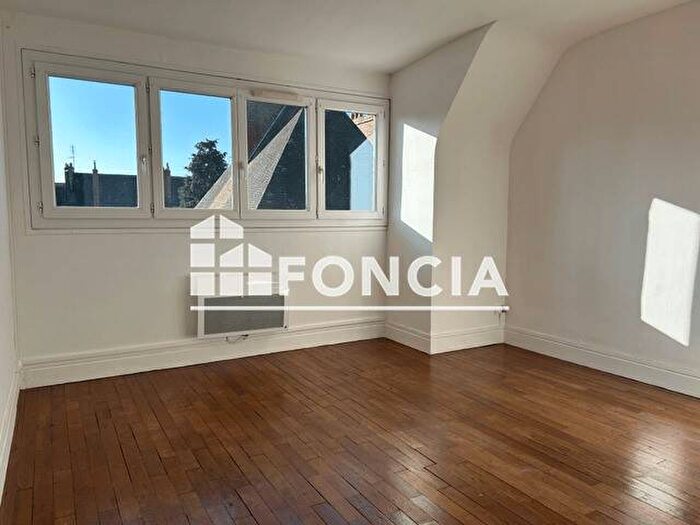 Appartement à louer - Faiencerie, Gien - 3 pièces - 2 chambres