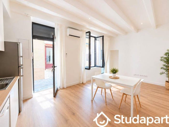 Jardins de la Fontaine, Nîmes : Appartement 2 pièces à louer