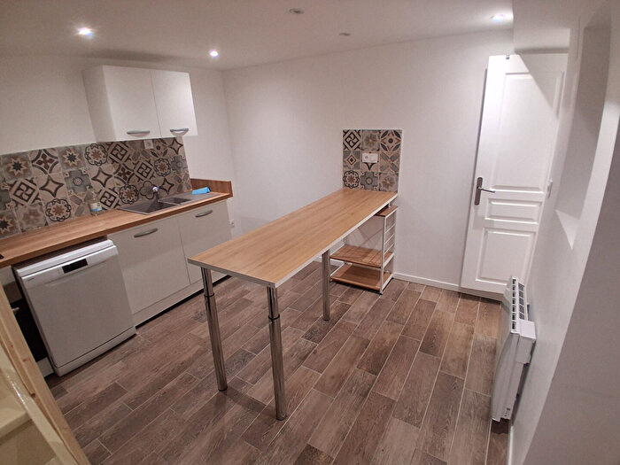 Maison à louer - Bogny-sur-Meuse - 2 pièces - 1 chambre