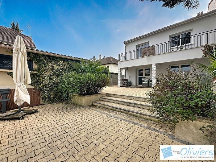 Maison à vendre - Magny-les-Hameaux - 6 pièces - 5 chambres